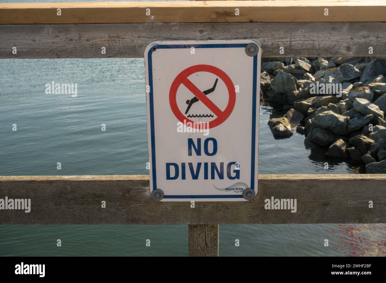 No Diving Warning Sign Stock Photo - Alamy