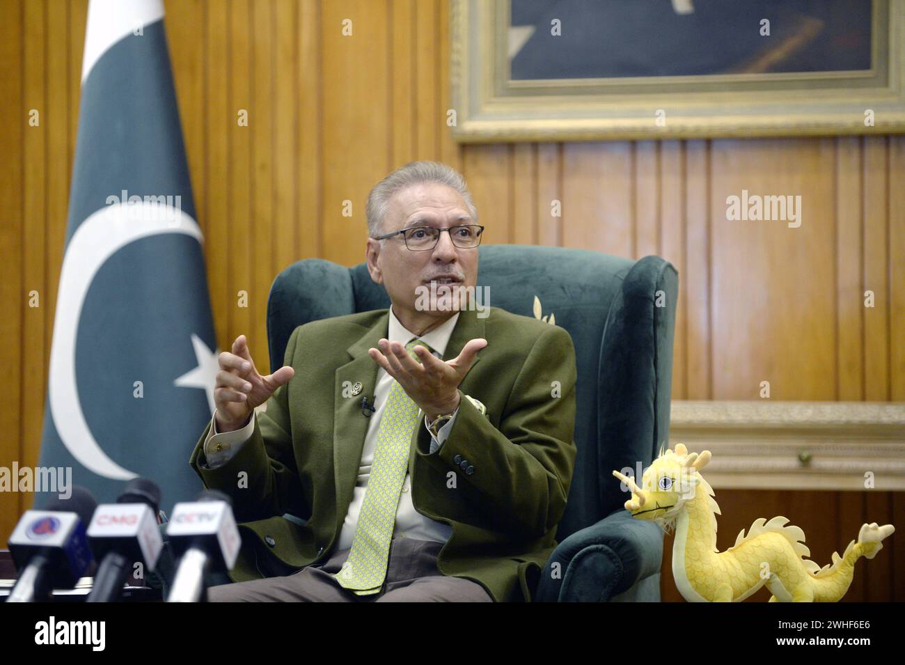 Islamabad, Pakistan. 7th Feb, 2024. Pakistani President Arif Alvi ...