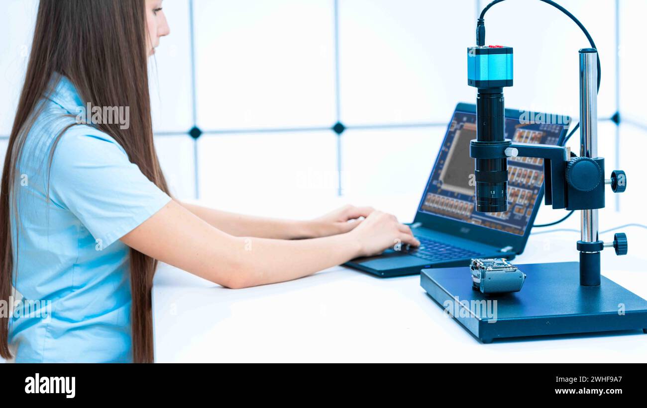 Test testing device hi-res stock photography and images - Alamy