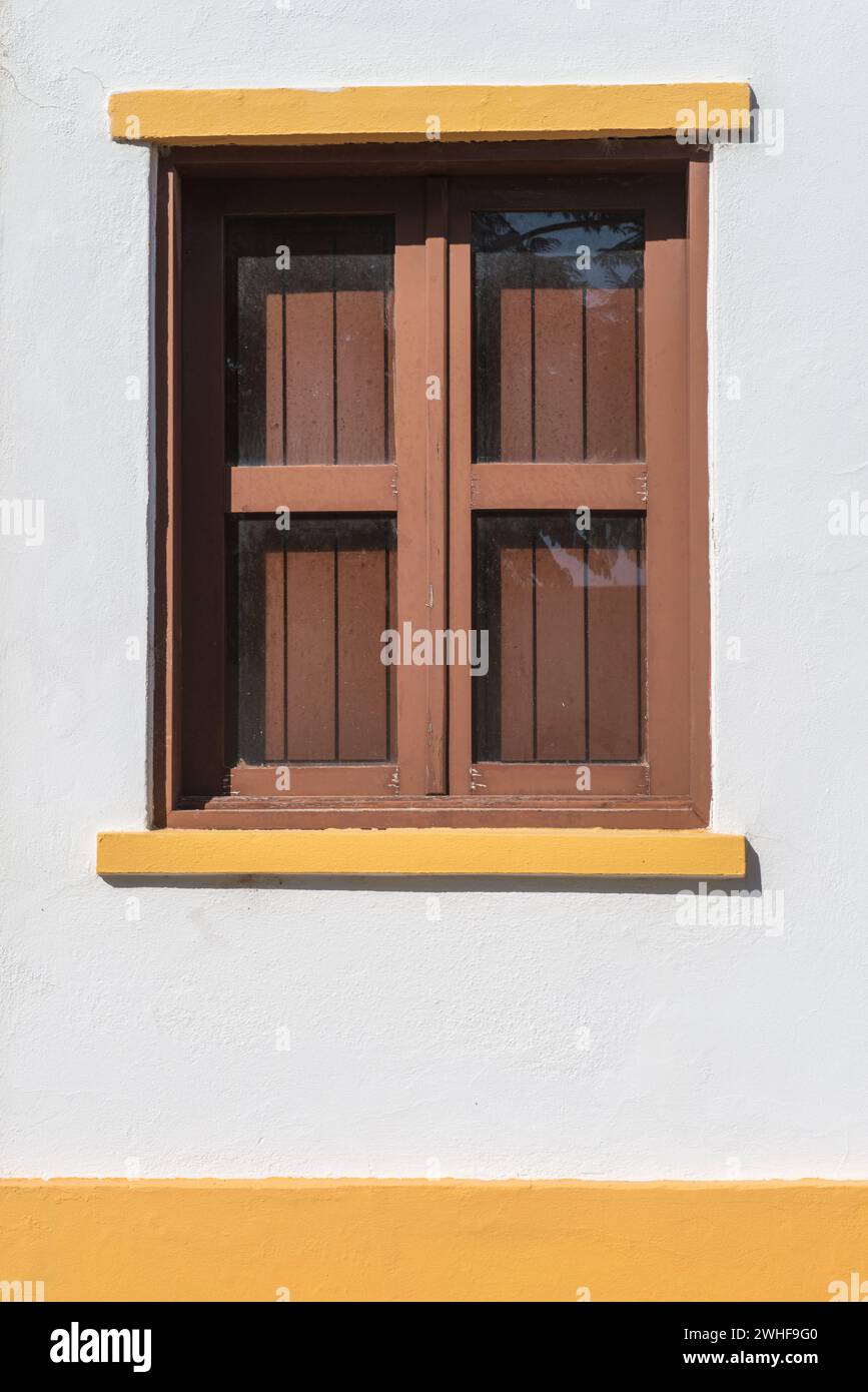 Traditional Portuguese window Stock Photo - Alamy