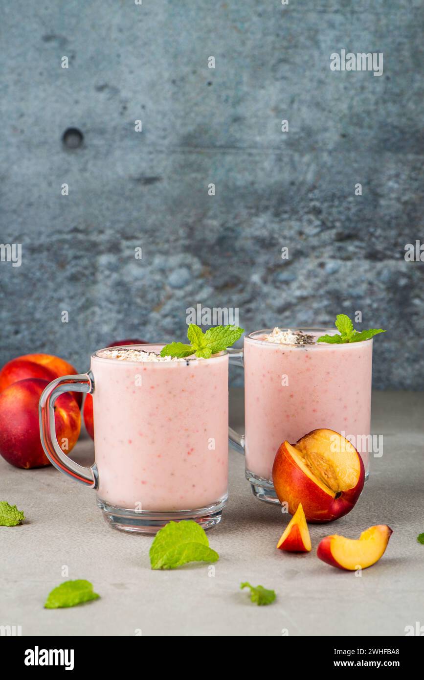 Close up fresh fruit smoothie hi-res stock photography and images - Alamy