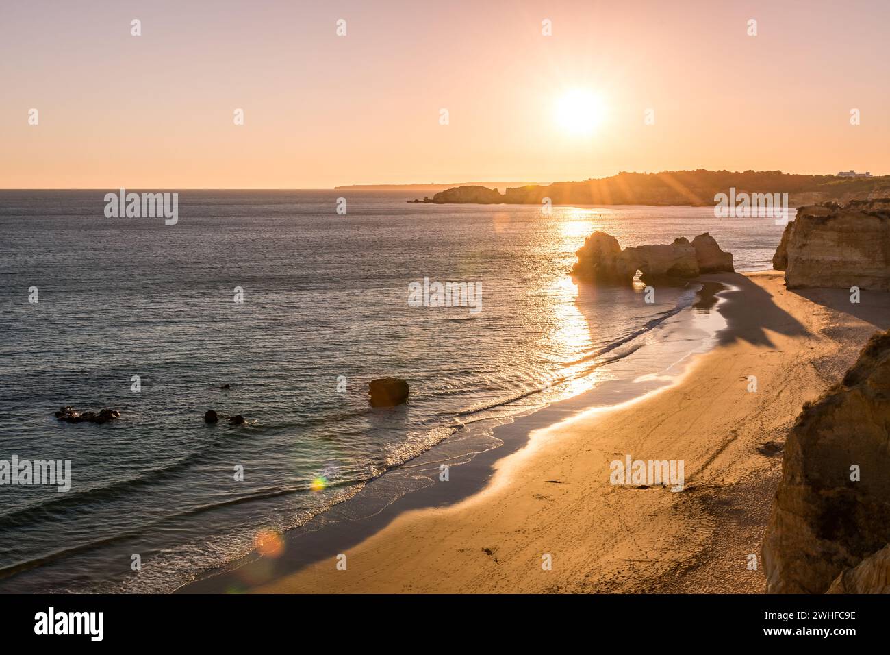 Praia da algarve benagil portugal hi-res stock photography and images ...
