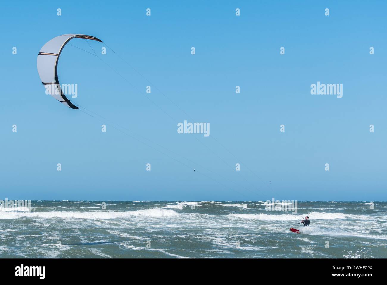Wake surf board hi-res stock photography and images - Alamy