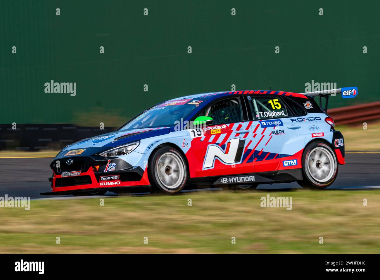 Sandown Park, Australia. 10 February, 2024. Tom Oliphant (#15) gets up ...