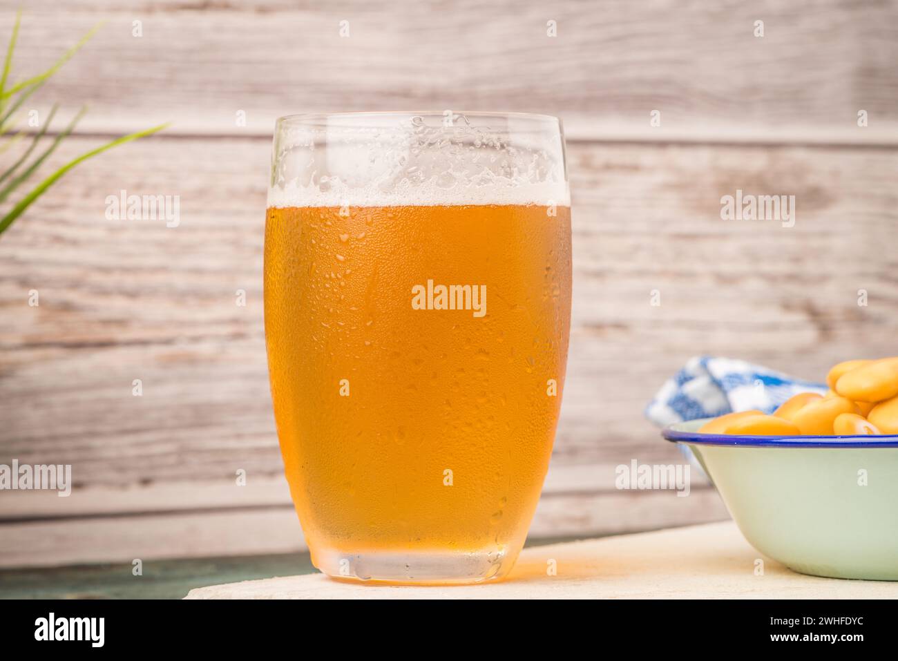 Gold bier hi-res stock photography and images - Alamy