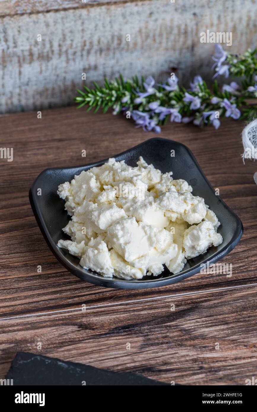 Bowl of cream cheese Stock Photo - Alamy