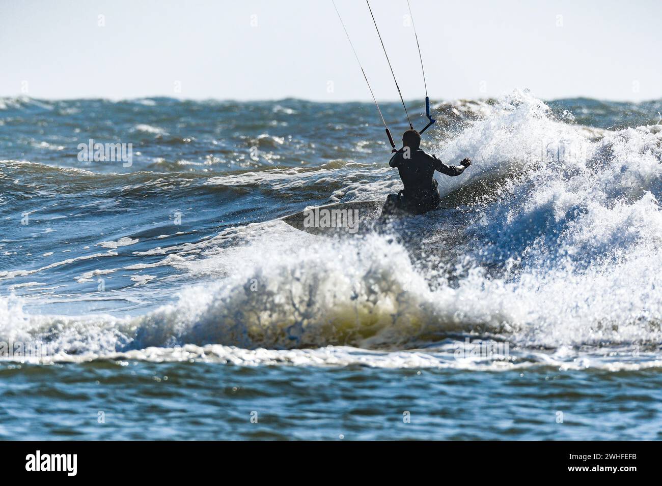 Competition waves hi-res stock photography and images - Alamy