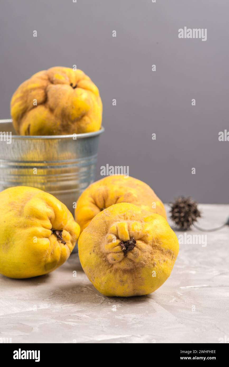 Ripe quince fruits Stock Photo - Alamy