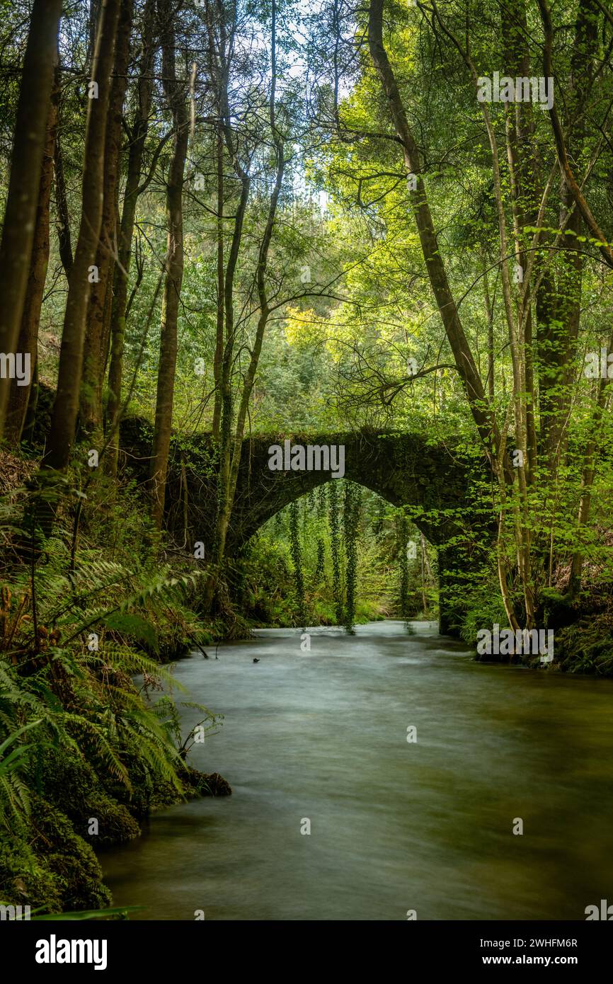 Rock river bridge hi-res stock photography and images - Alamy