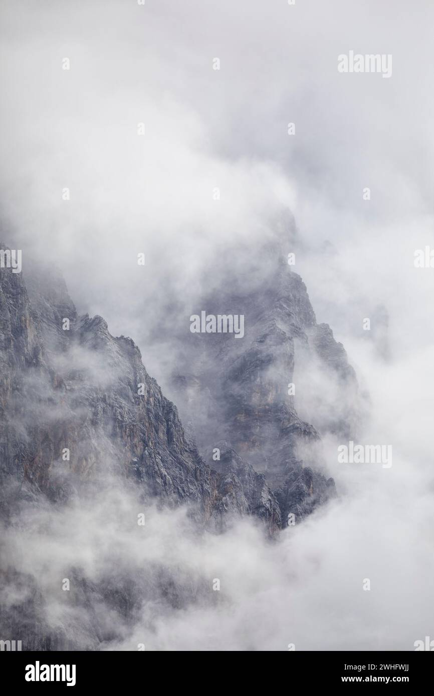 Dramatic clouds mountains hi-res stock photography and images - Alamy