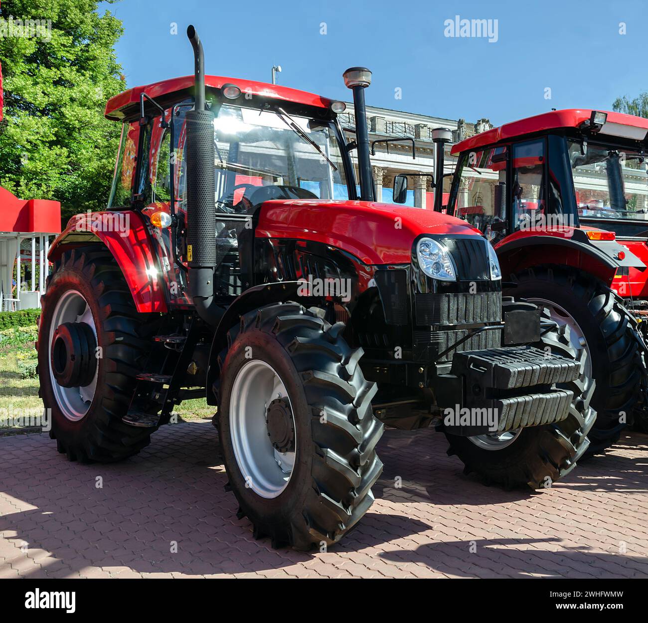 Tractor, agricultural machine for sowing, preparing and cultivating ...