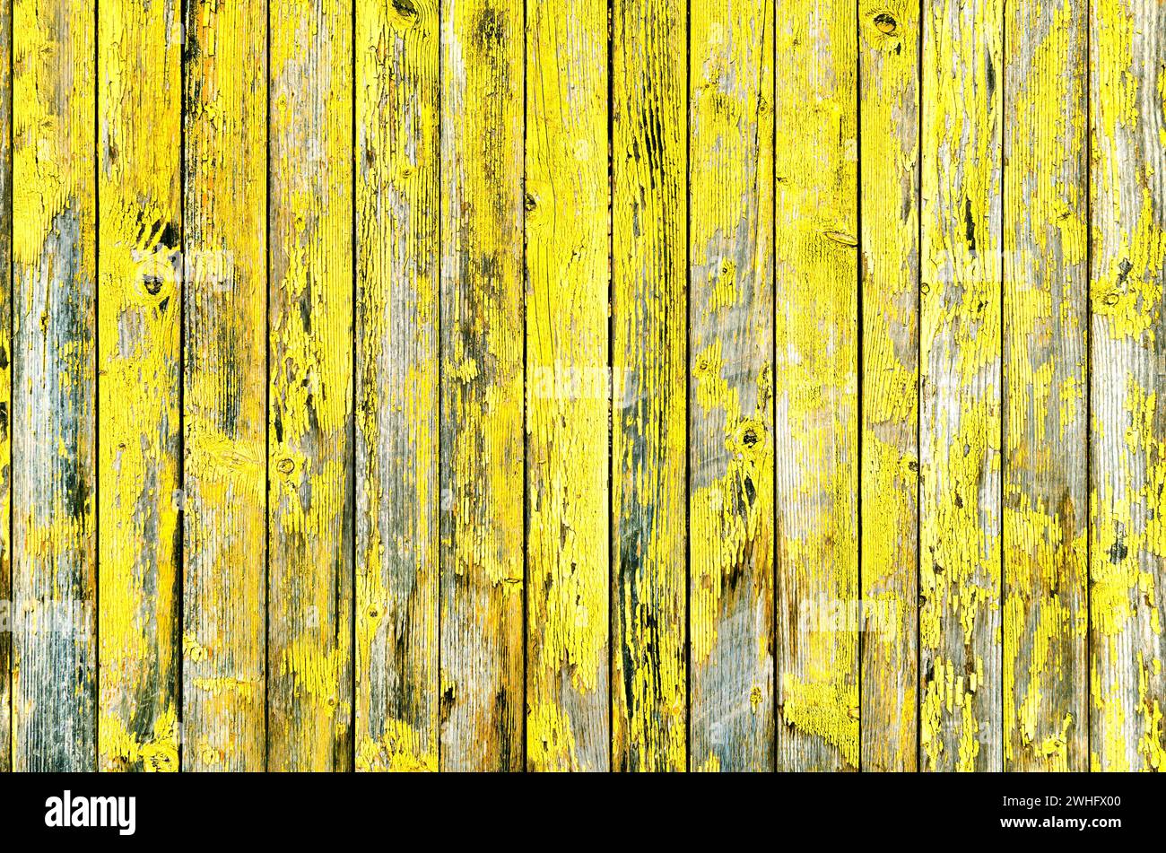 Peeling yellow paint hi-res stock photography and images - Alamy