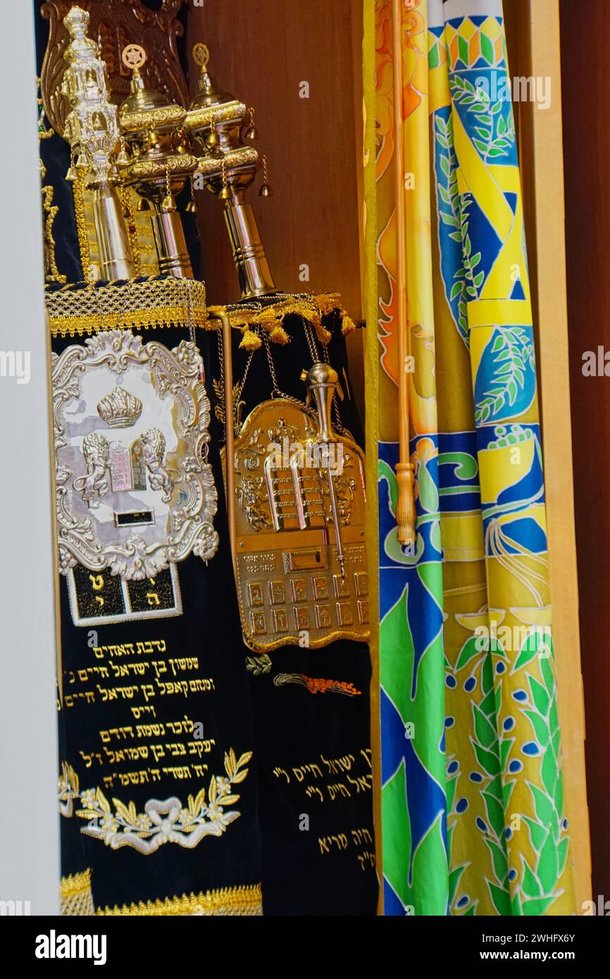 Toraschmuck hi-res stock photography and images - Alamy