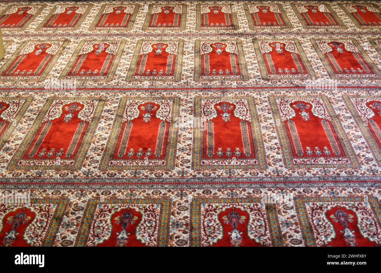 Prayer rug hi-res stock photography and images - Alamy