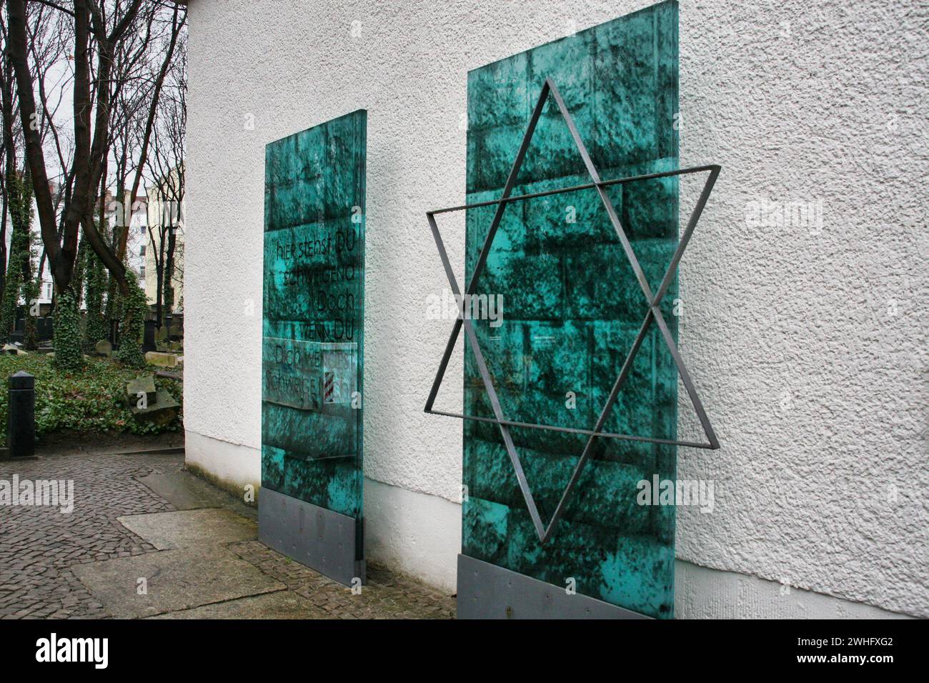 Jewish Cemetery Berlin Stock Photo - Alamy