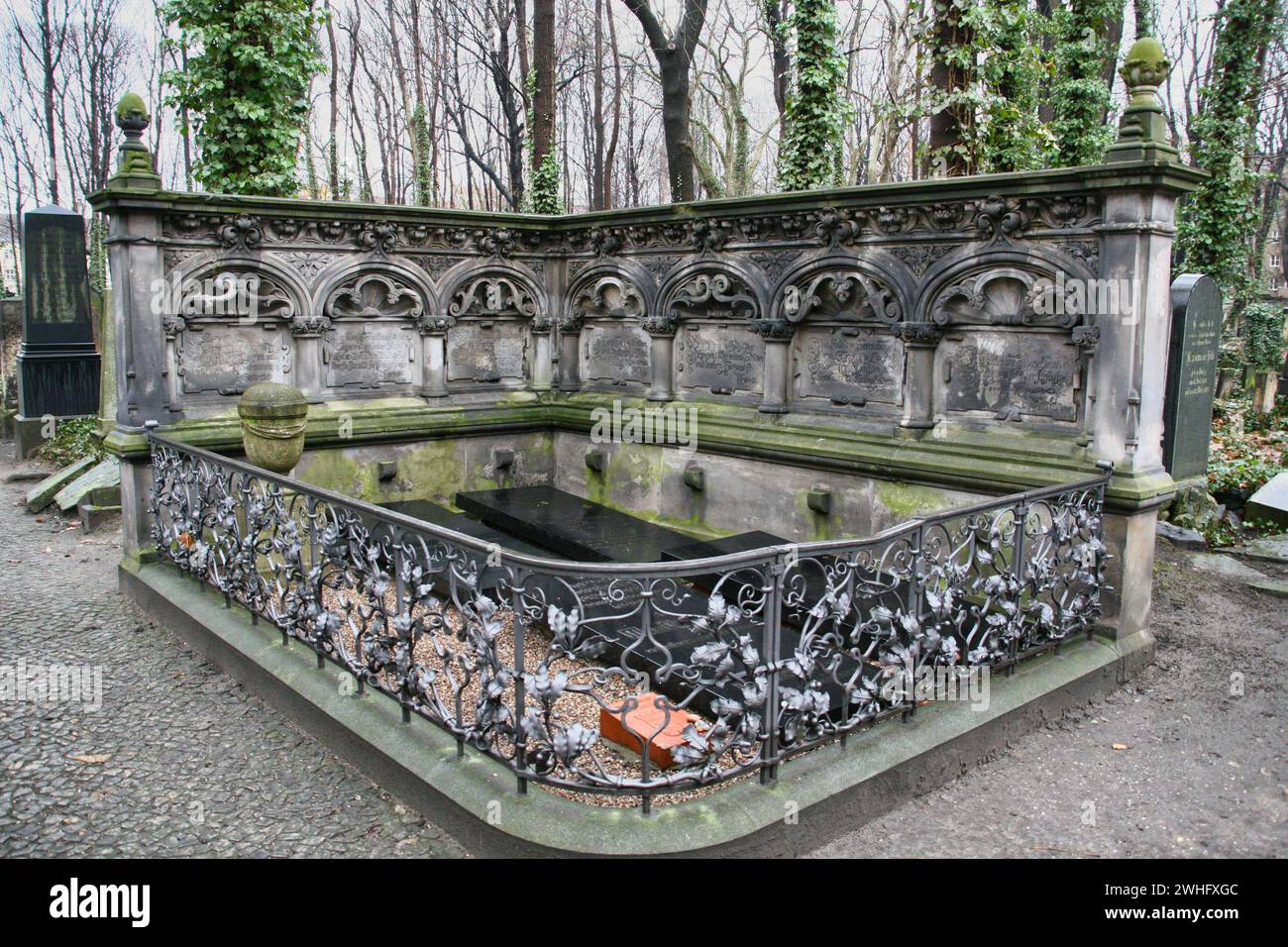 Jewish Cemetery Berlin Stock Photo - Alamy