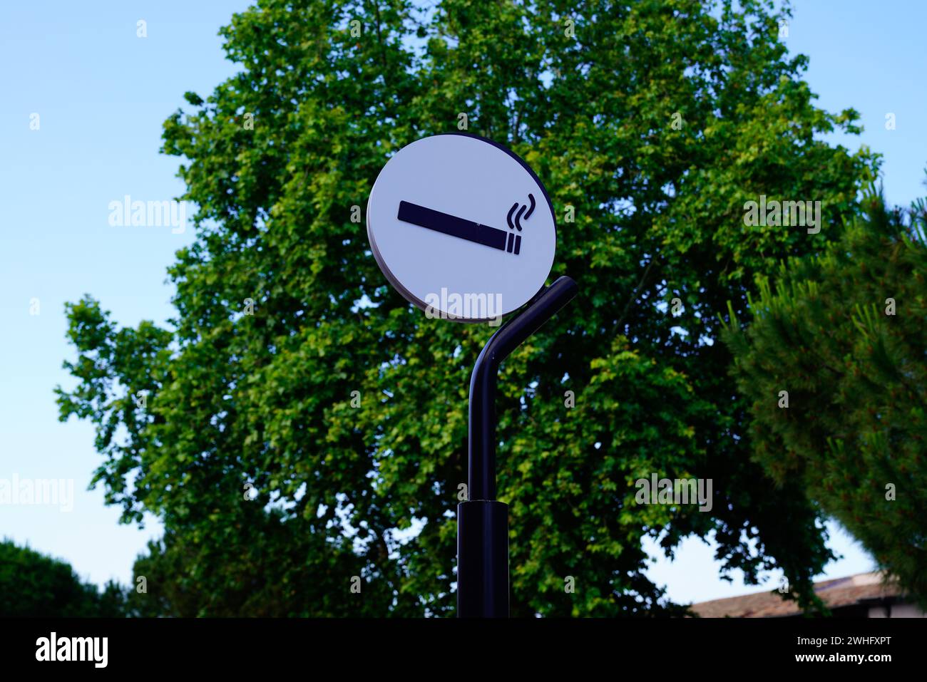 Smoking permit hi-res stock photography and images - Alamy