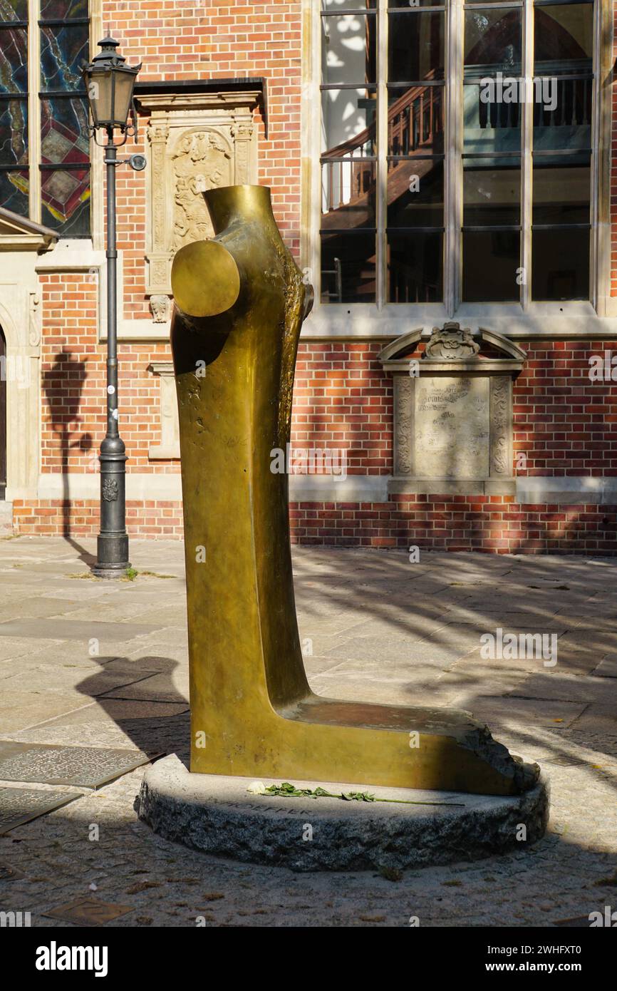 Bonhoeffer monument in front of the Elizabeth Church in Wroclaw Stock ...