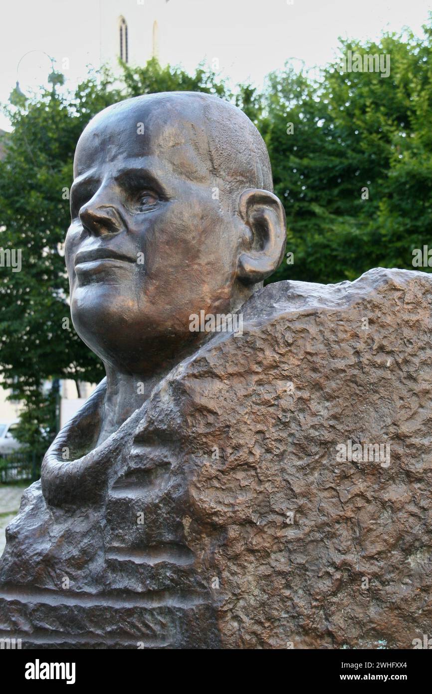 Memorial against war and fascism by Alfred Hrdlicka 1988 Stock Photo ...