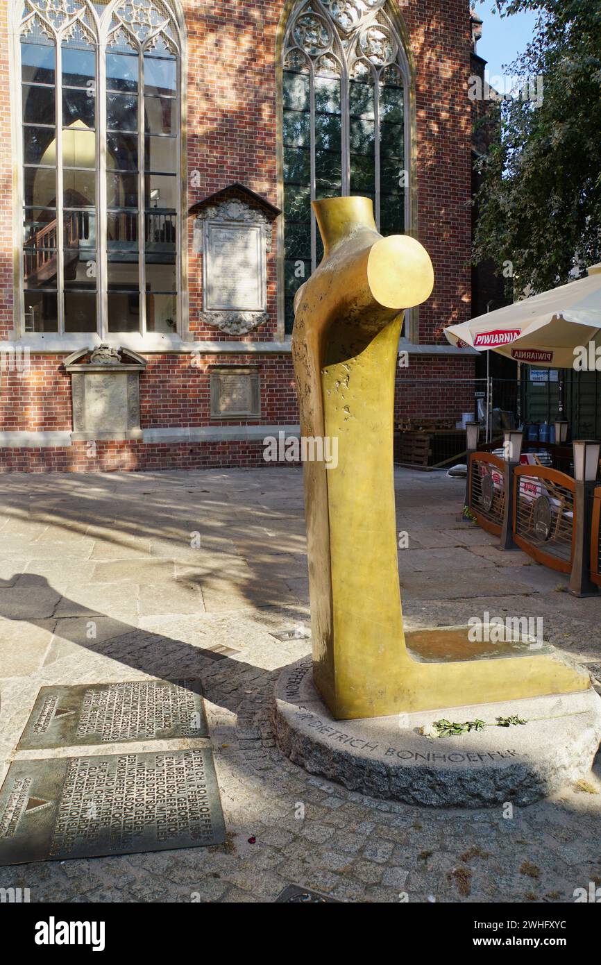 Bonhoeffer monument in front of the Elizabeth Church in Wroclaw Stock ...