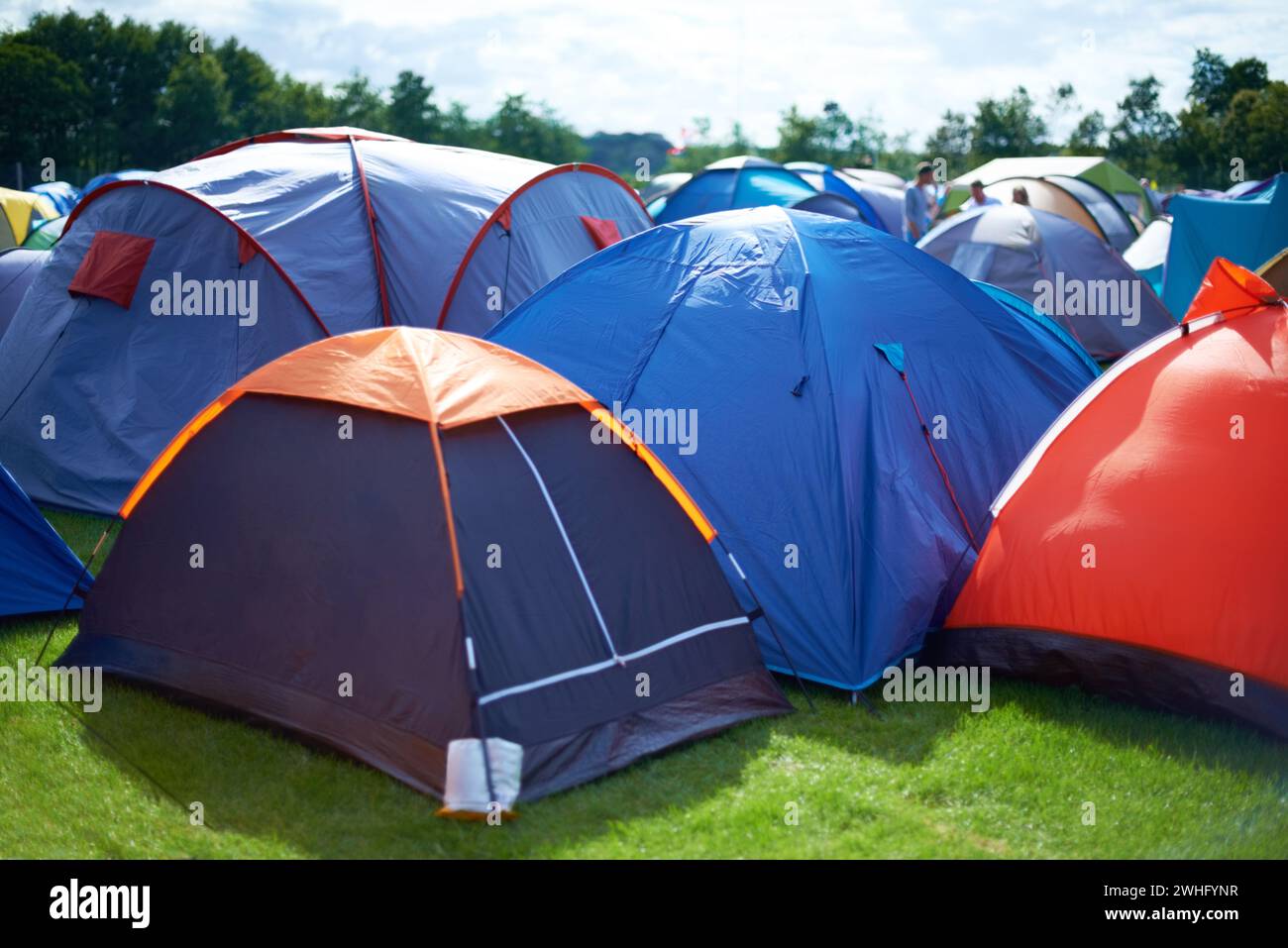 Crowded camping campsite fields hi-res stock photography and images - Alamy