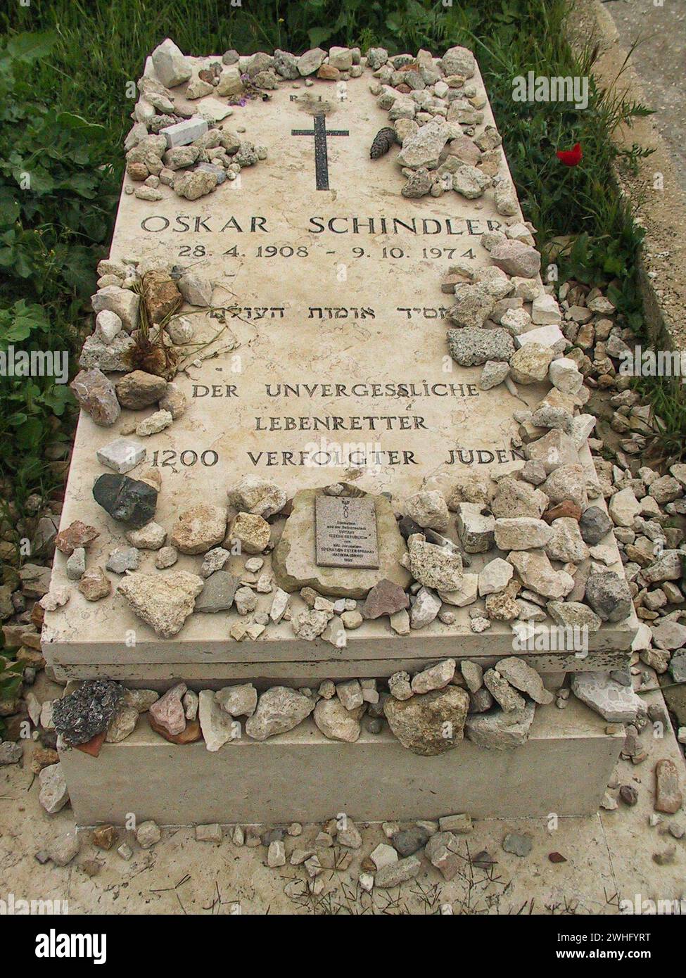 Grave of Oskar Schindler at the catholic cemetery on the Mount of Olives in Jerusalem Stock ...