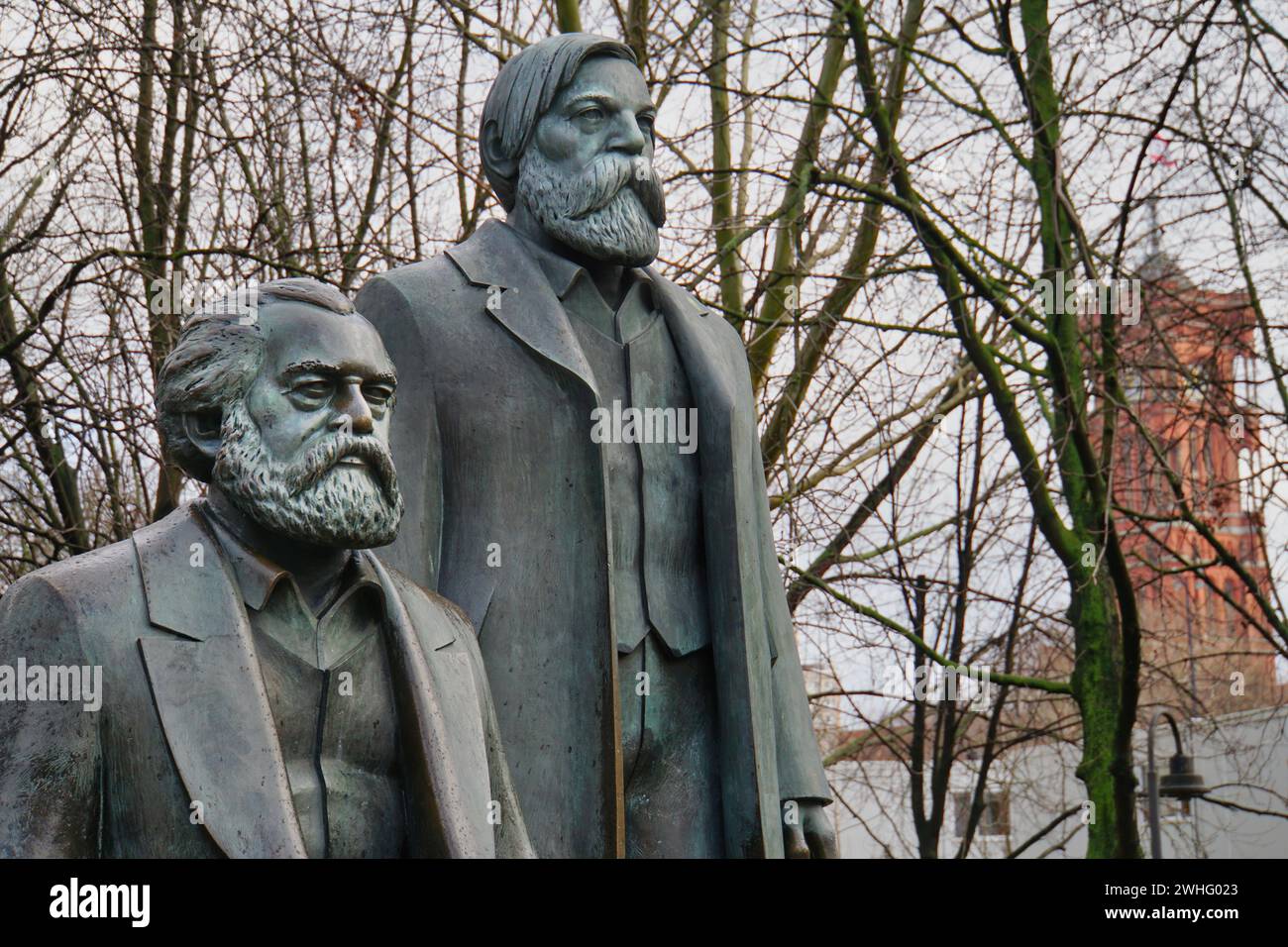 Marx Engels statue in Berlin Stock Photo - Alamy
