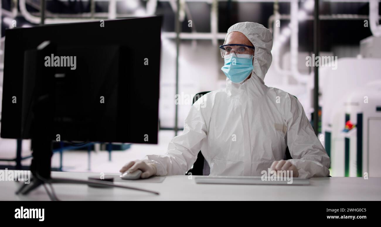 Desktop computer in manufacturing hi-res stock photography and images ...