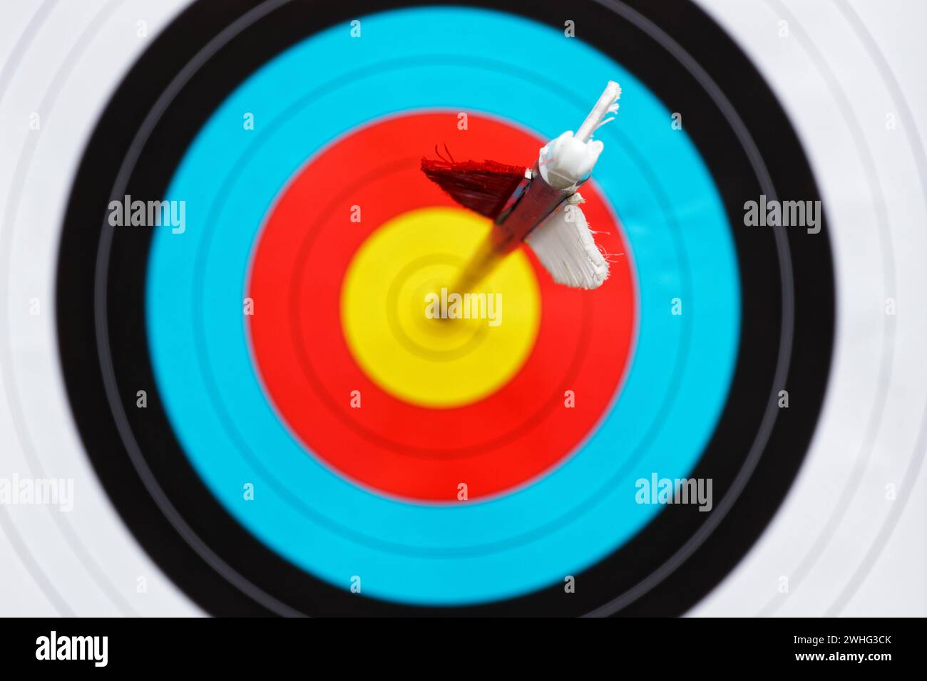 Focus arrow hi-res stock photography and images - Alamy