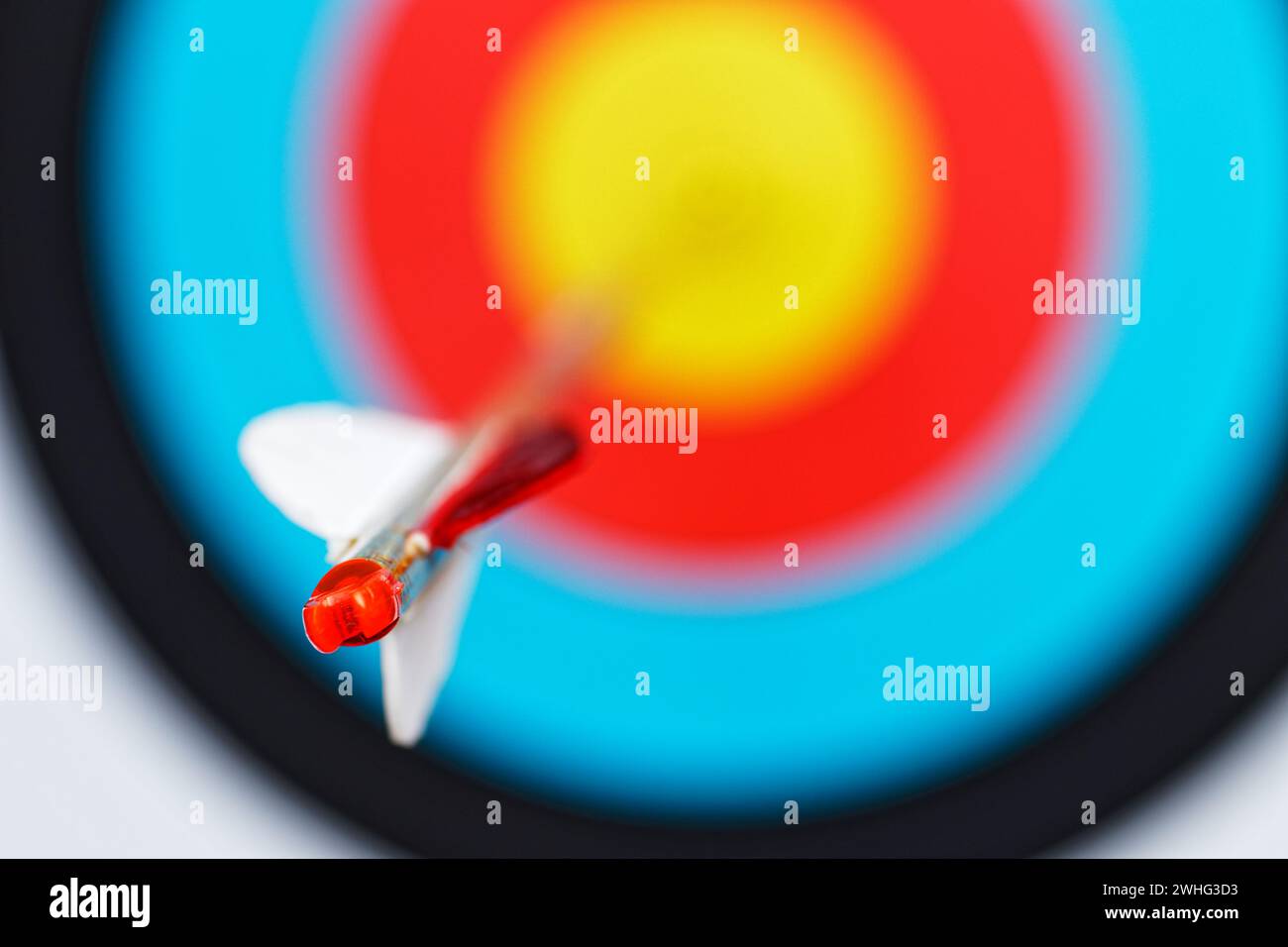 Focus arrow hi-res stock photography and images - Alamy