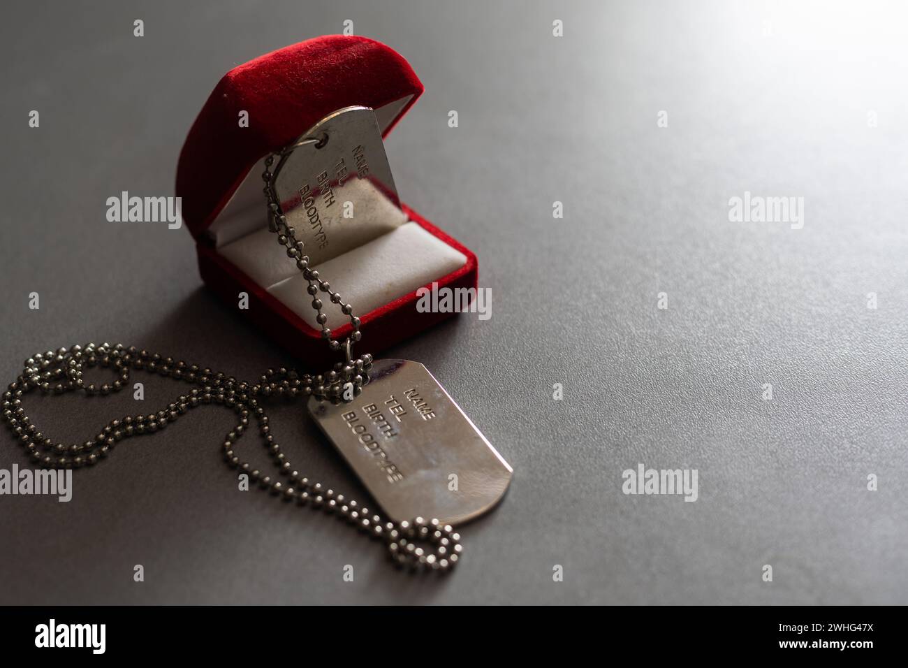 Navy ring box hi-res stock photography and images - Alamy