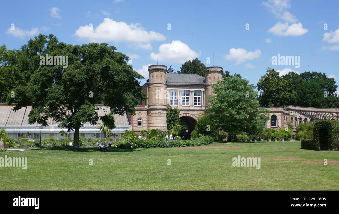 Botanical garden castle park hi-res stock photography and images - Alamy