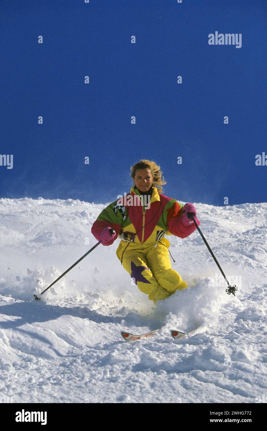 Ski alpin d'hiver hi-res stock photography and images - Alamy