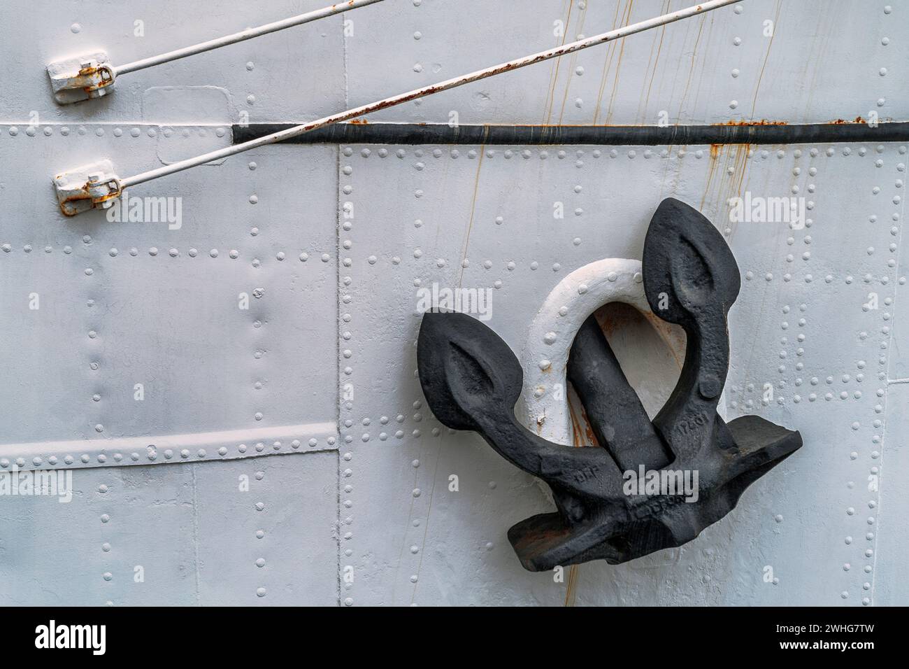Ship anchor drop hi-res stock photography and images - Alamy