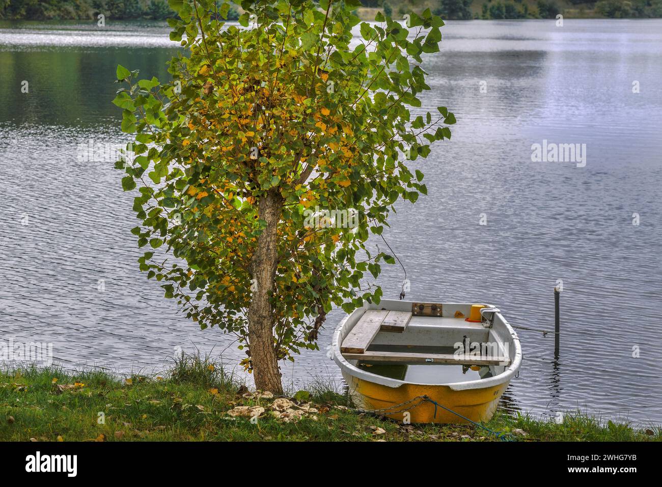 Dam with boat hi-res stock photography and images - Alamy