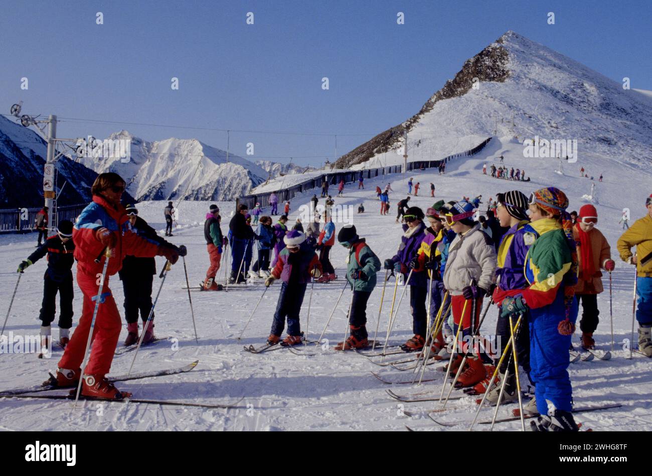 Professeur de ski hi-res stock photography and images - Alamy