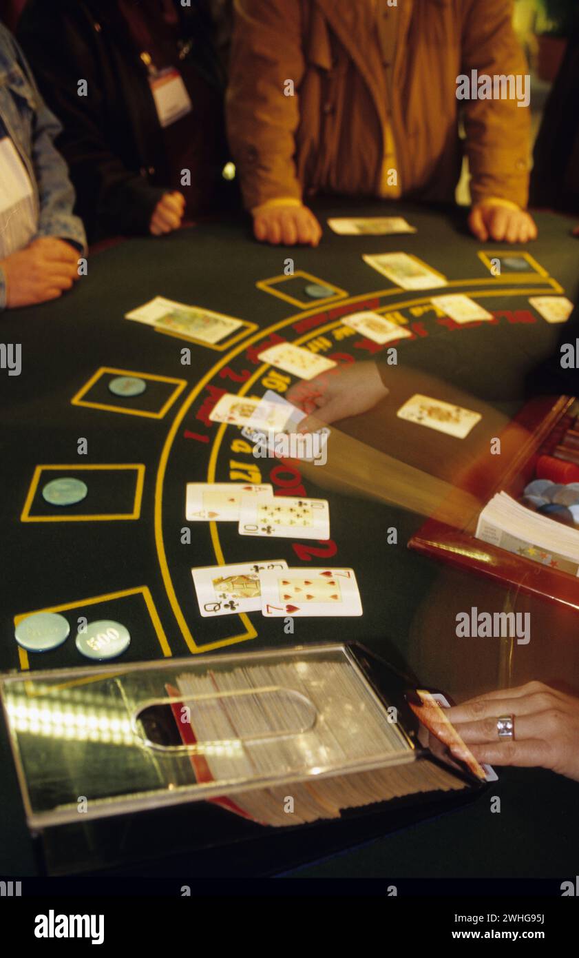 Table society game hi-res stock photography and images - Alamy