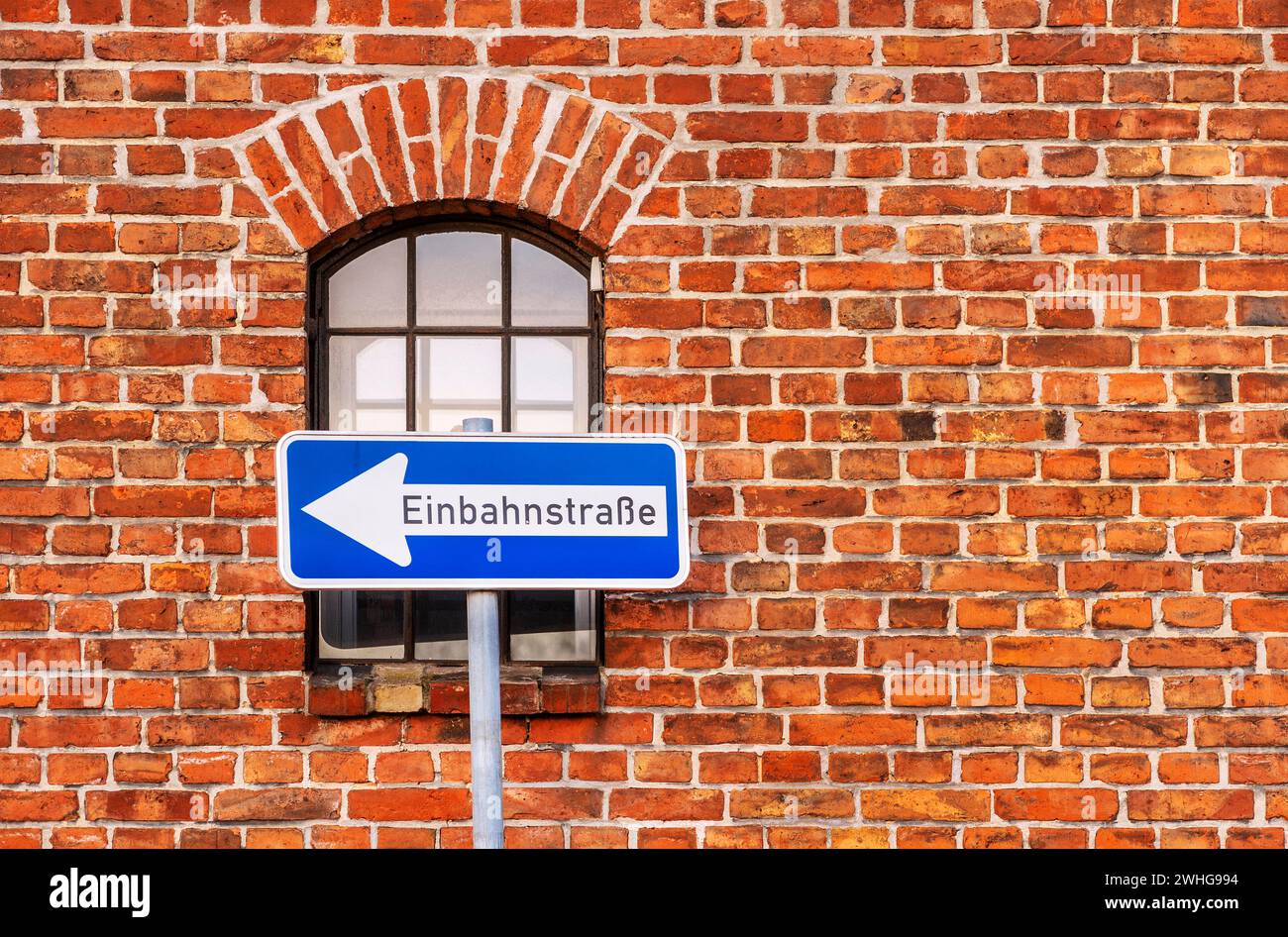 Traffic control signs construction hi-res stock photography and images ...