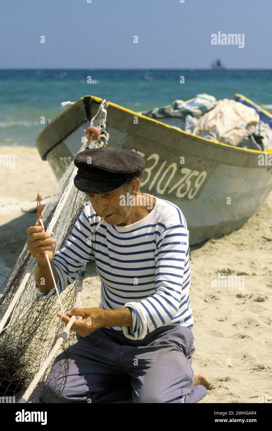 Reparation filets hi-res stock photography and images - Alamy