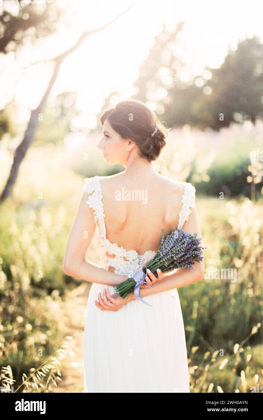 Back of a bride hi-res stock photography and images - Alamy
