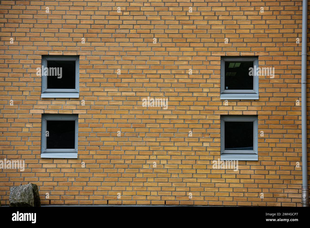 Four small windows hi-res stock photography and images - Alamy