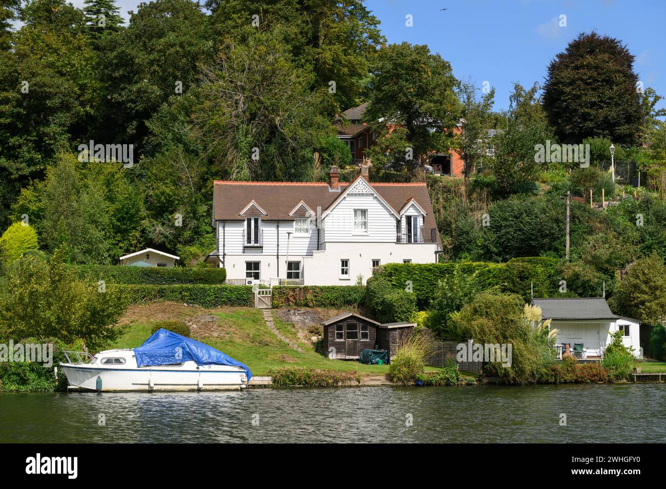 The warren caversham hi-res stock photography and images - Alamy