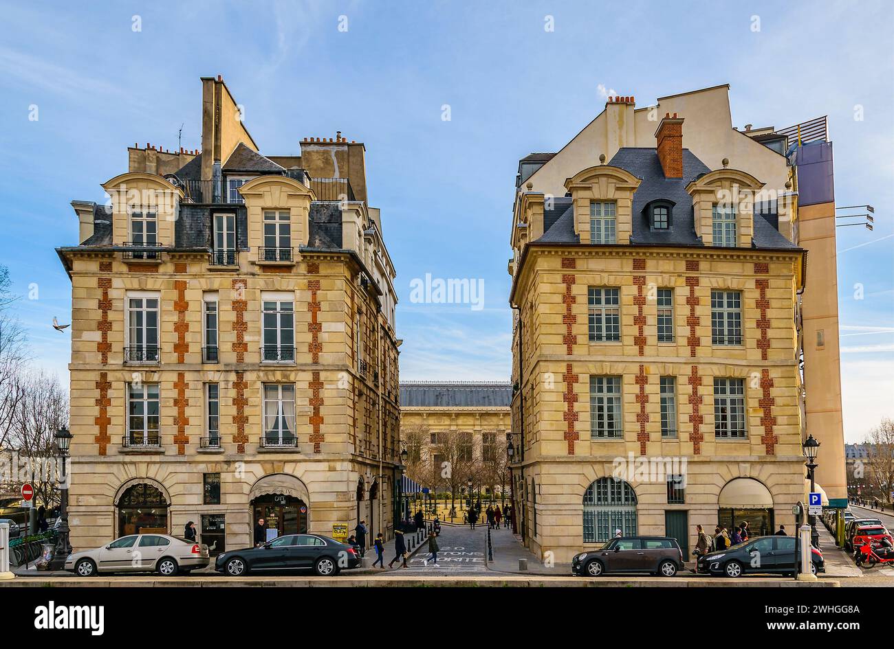 Apartment buildings, paris, france Stock Photo - Alamy