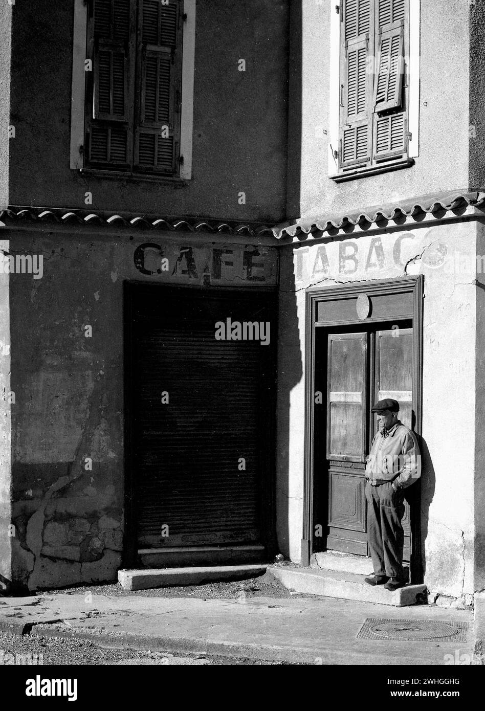 Old man in the sun Black and White Stock Photos & Images - Alamy