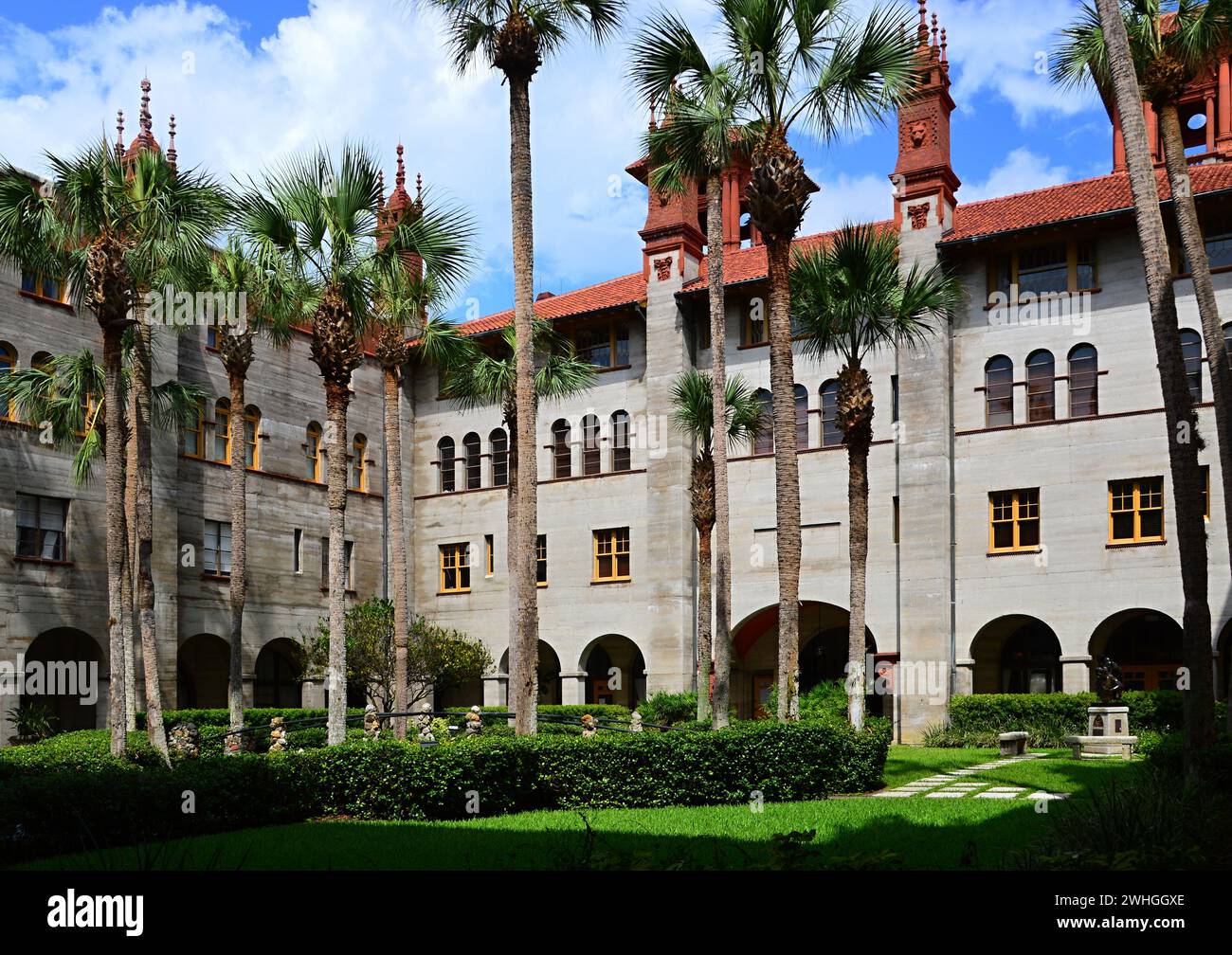 Old house front saint st augustine hi-res stock photography and images ...