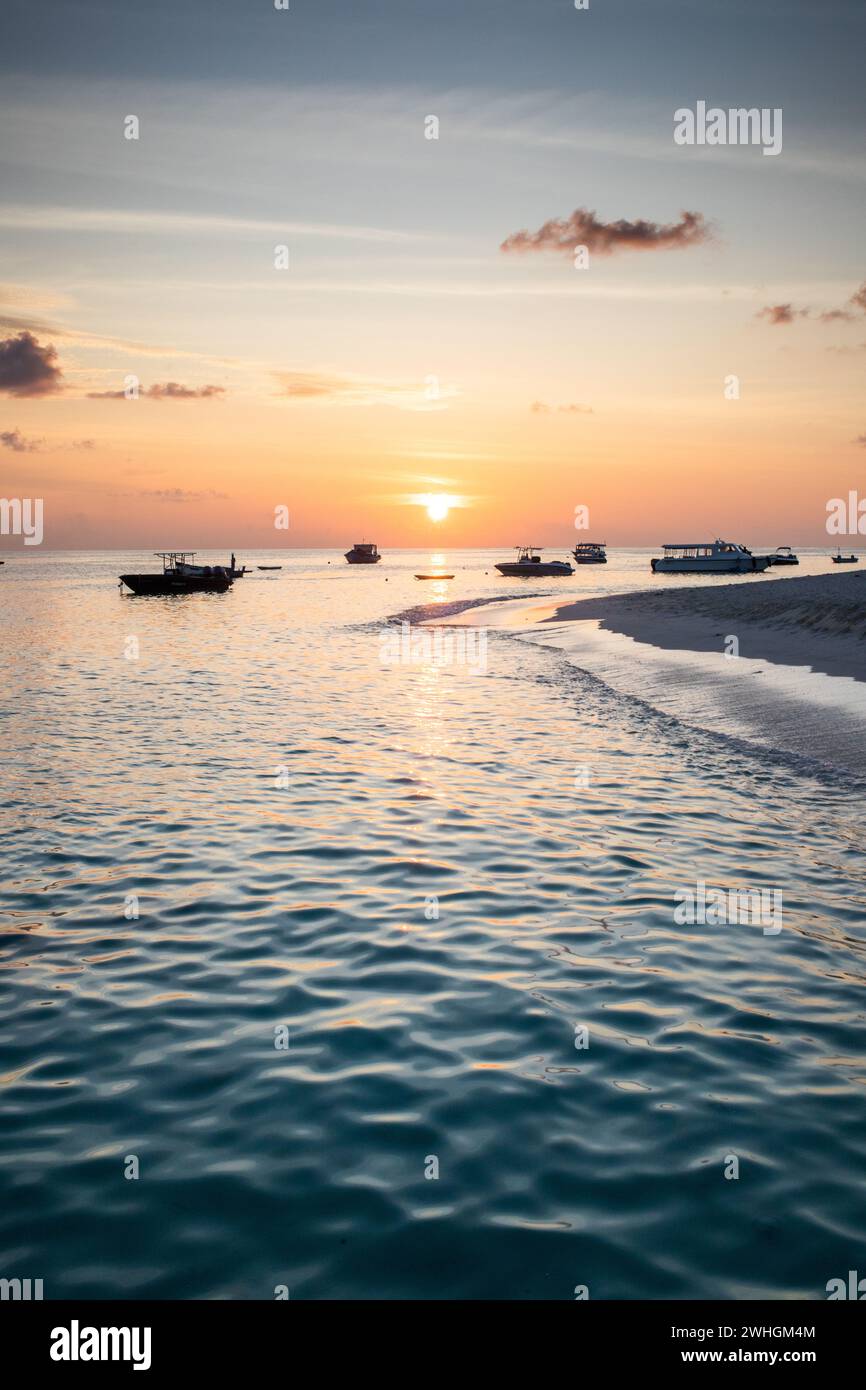 Amazing sunset on sea hi-res stock photography and images - Alamy