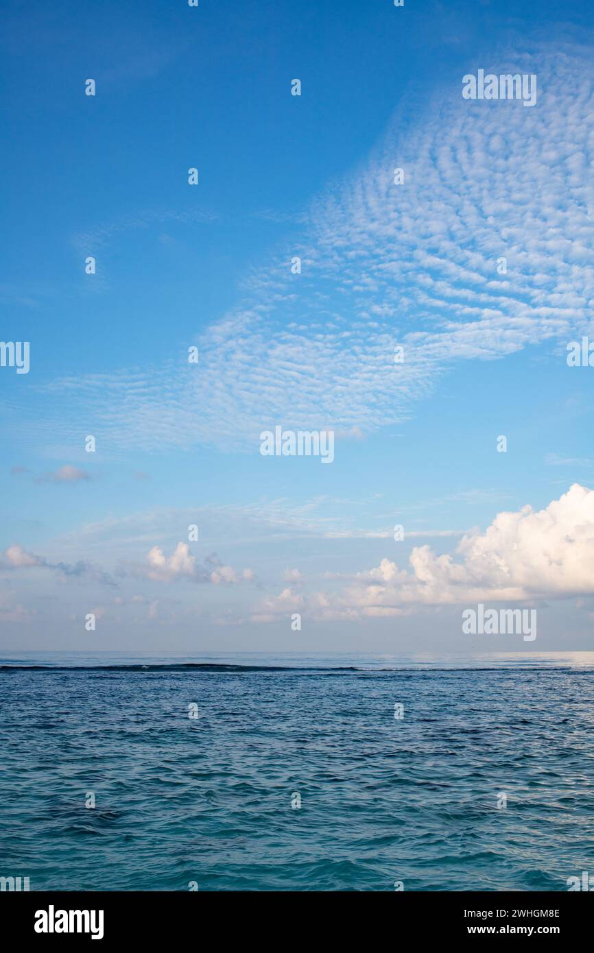 Turquoise sea blue sky hi-res stock photography and images - Alamy