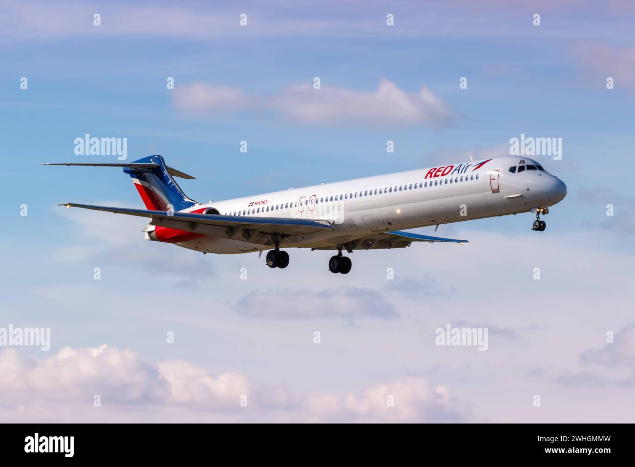 Red Air McDonnell Douglas MD-82 Flugzeug Flughafen Miami in den USA ...