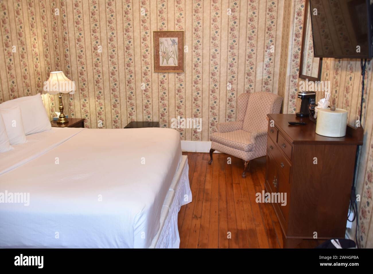 Vintage copper queen hotel hi-res stock photography and images - Alamy