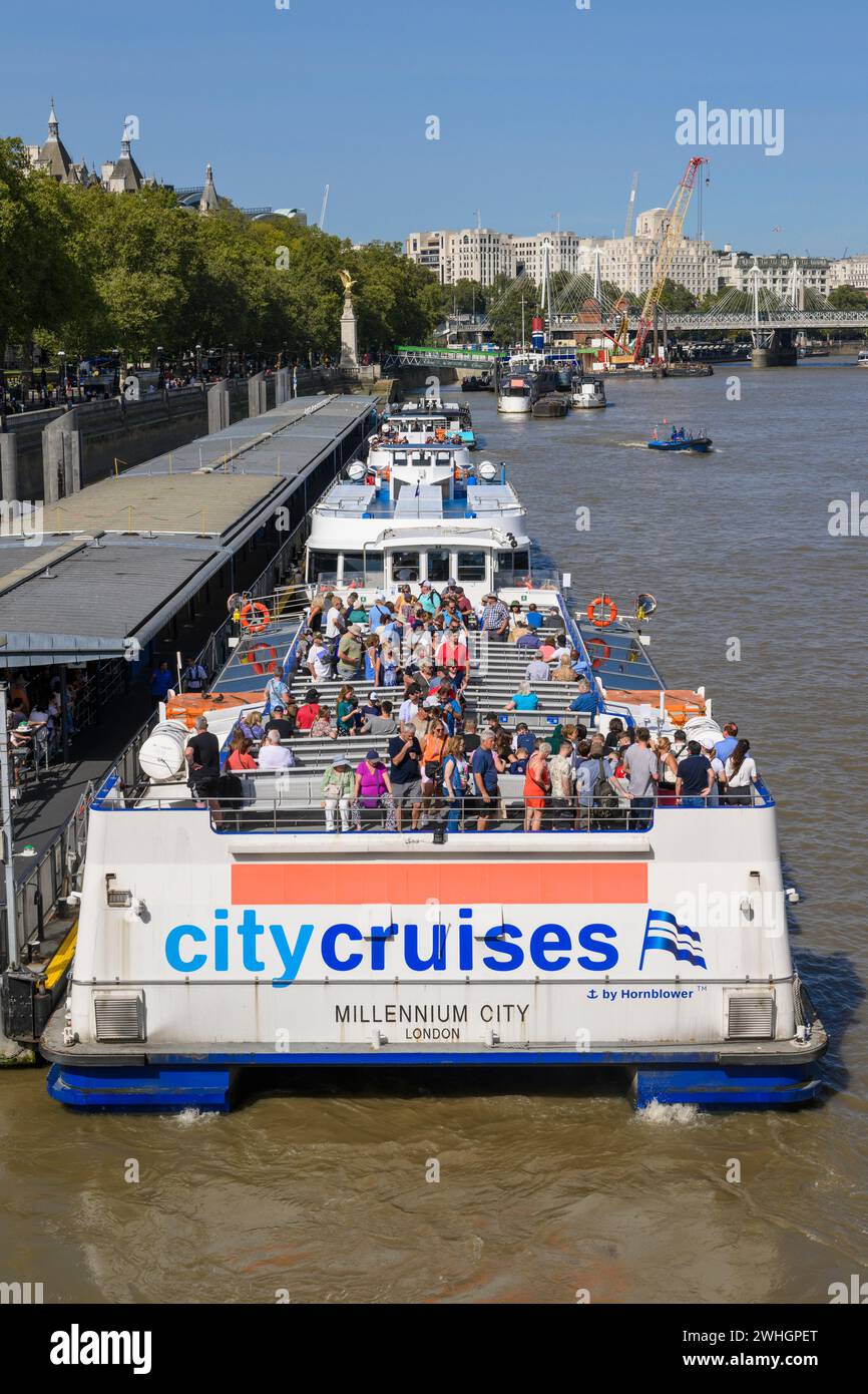 Westminster pier hi-res stock photography and images - Alamy